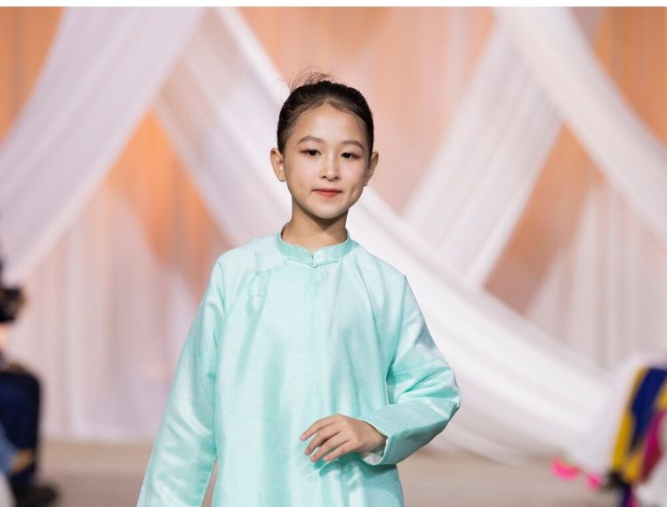 Mẫu nhí 11 tuổi Linh Nhi liên tục được "chọn mặt gửi vàng" cho vị trí ...